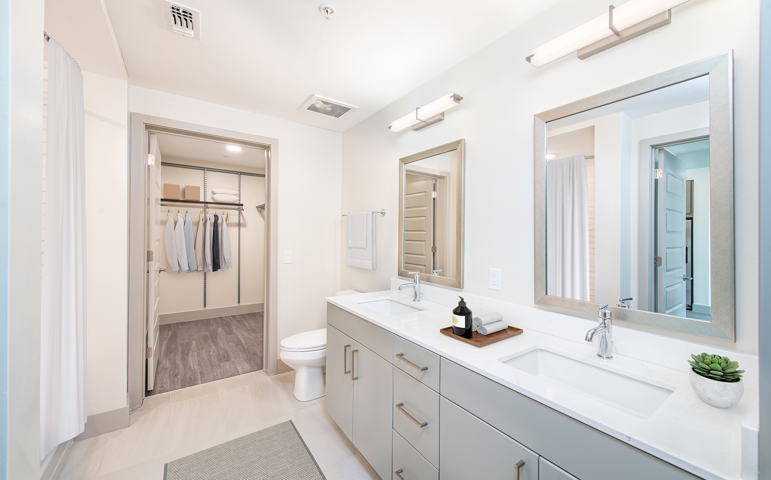 MAA Robinson - Luxury Apartments in Orlando, FL